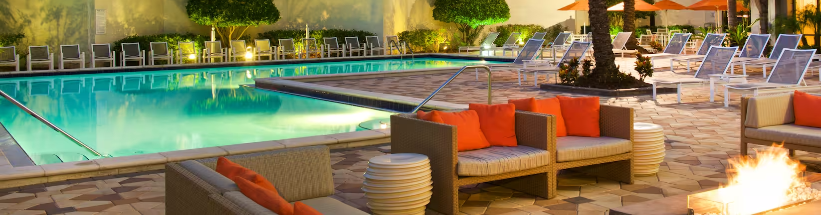 FetCon 2025 | GLOSSDRESS